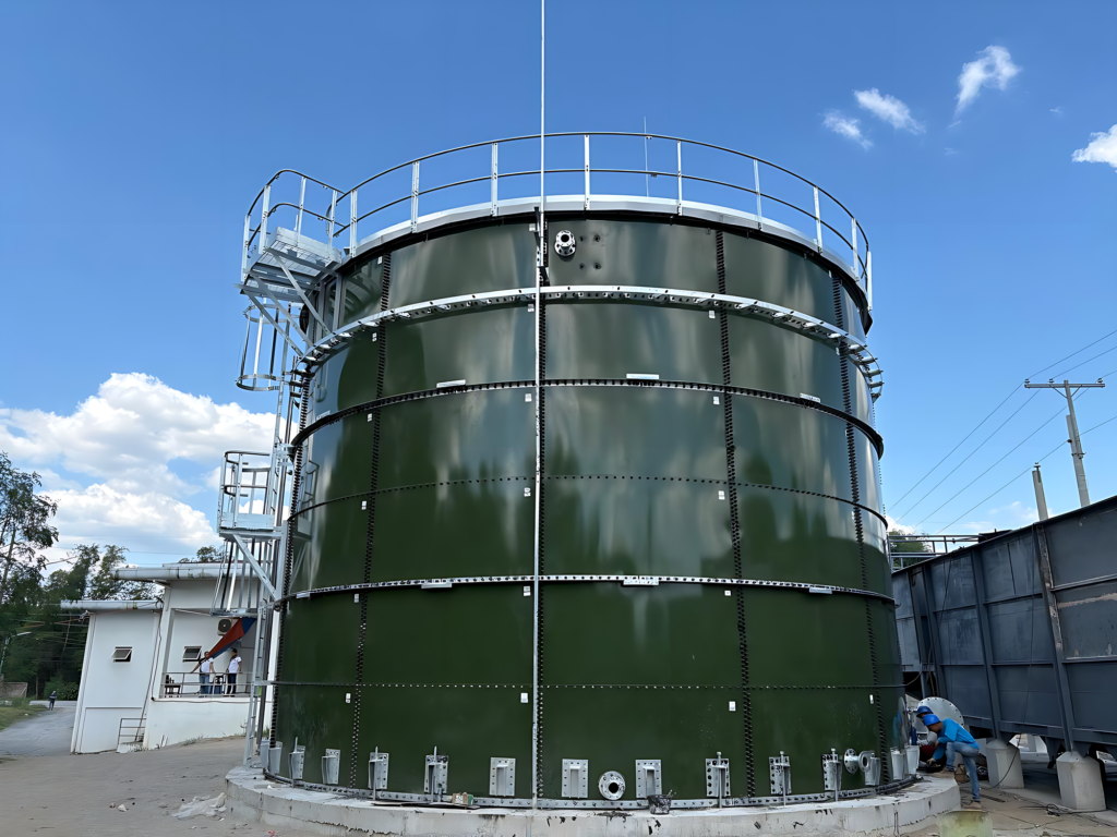 Glass-Fused-To-Steel Tank - Unique Water